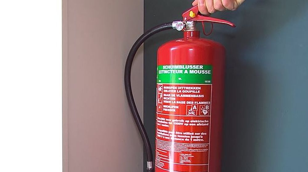 COMMENT INSTALLER DES DÉTECTEURS ET DES EXTINCTEURS D'INCENDIE - Dobbit